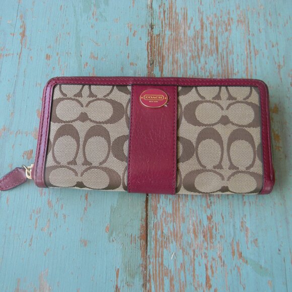 Coach | Bags | Coach Plumtan Signature Logo Canvas Plum Raspberry ...